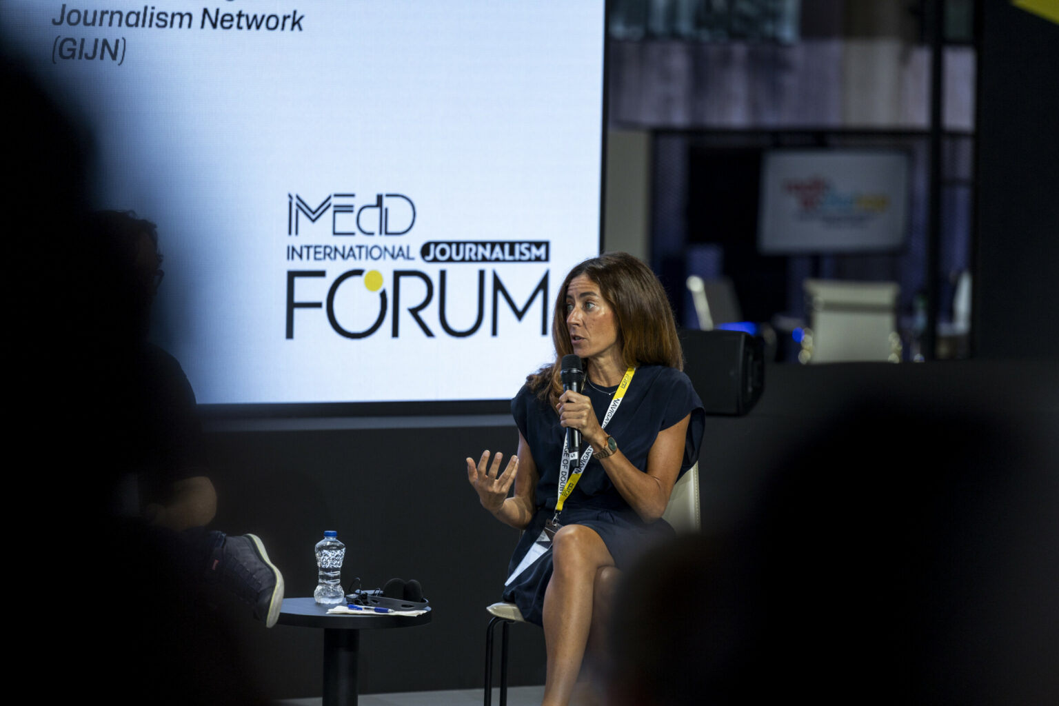 «Βρίσκοντας τον δρόμο μας στην εποχή της αμφιβολίας»: Δημοσιογράφοι συζητούν για την επιβίωση ...